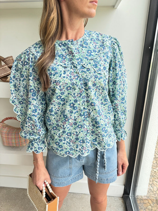 Tops – Amor Lafayette